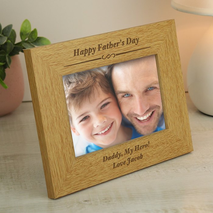 Personalised Oak Finish 6x4 Formal Landscape Photo Frame ...