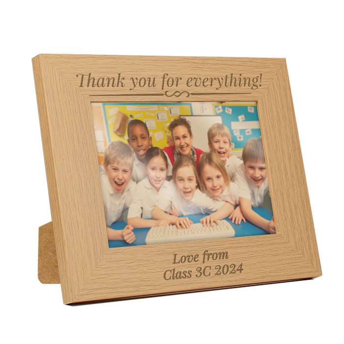 Personalised Formal 5x7 Landscape Oak Finish Photo Frame ...
