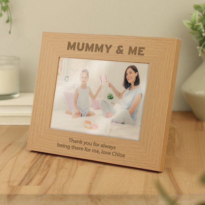 Personalised Mummy & Me 5x7 Landscape Oak Finish Photo Frame ...